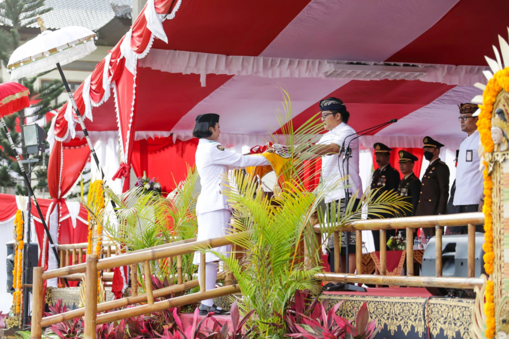 Penurunan Bendera dan Syukuran Peringatan HUT RI Ke-77 | Setda Badung